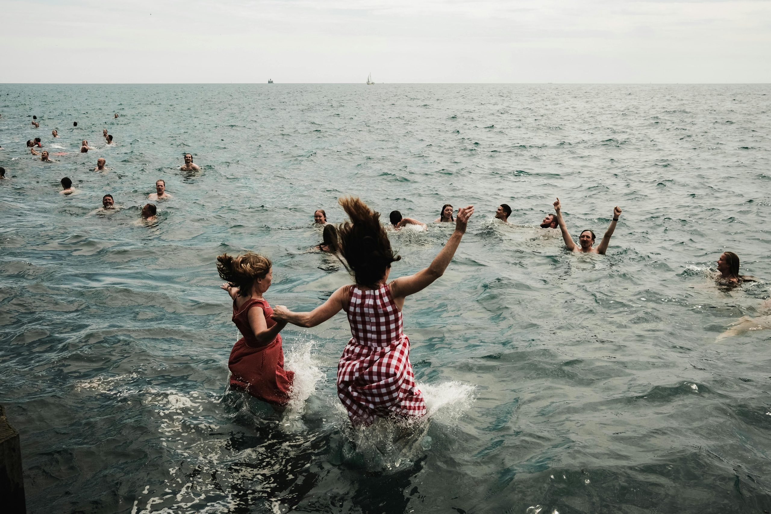 Fürdés a Balatonban – Miért érdemes élni a lehetőséggel? • Balaton ...